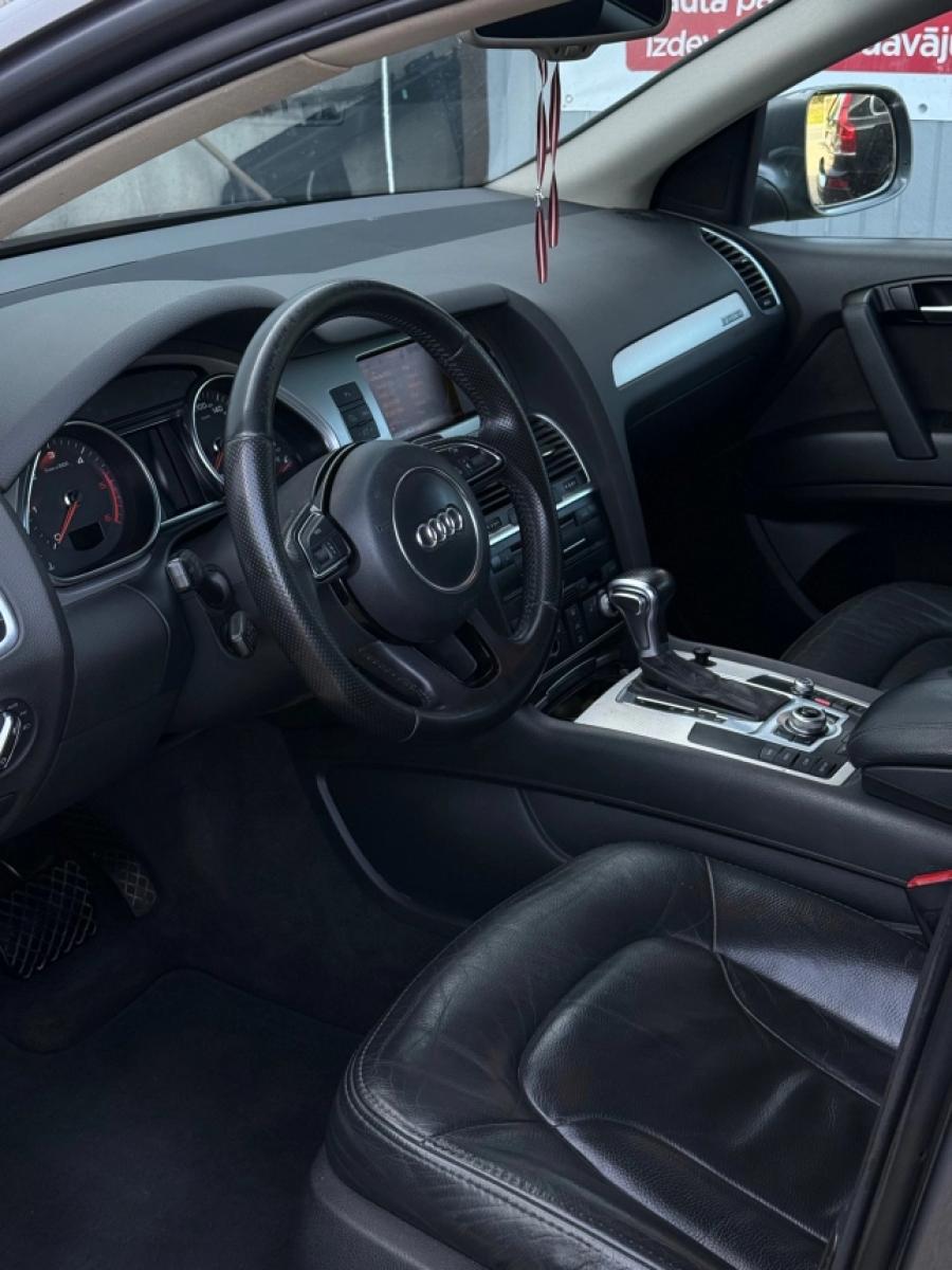 Pelēks Audi Q7 2010 Rīga, ar dzinēja tilpumu 3.00 L un nobraukumu 287 tūkst. km par 9980 €, foto 12 vietnē AUTOMOTO.COM.LV