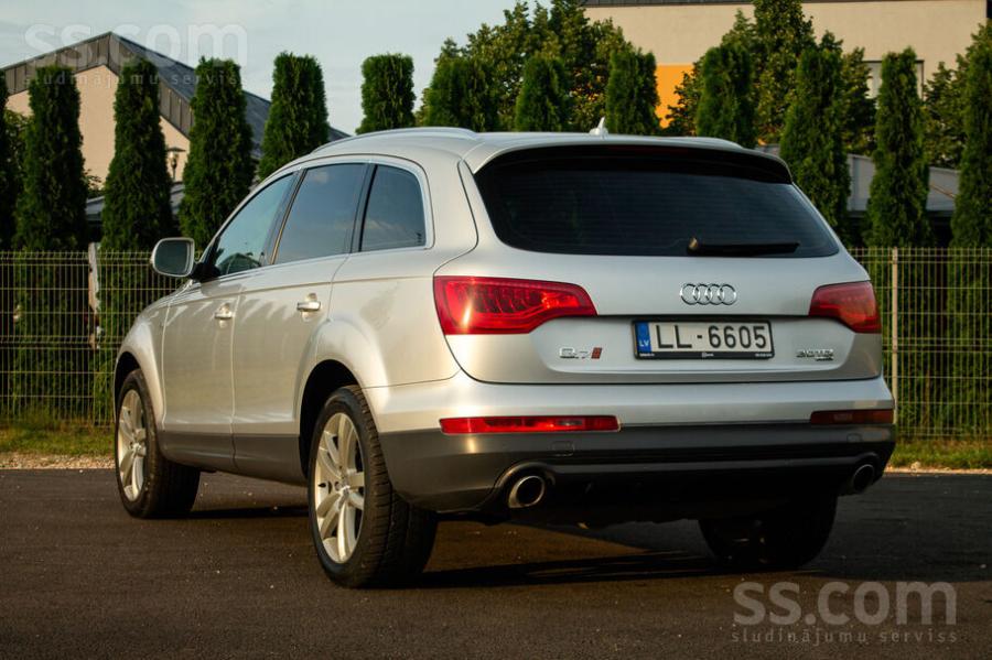 Grey Audi Q7 2010 in Jelgava, with an engine capacity of 3.00 L and mileage of 280 thousand km for 8900 €, photo 5 on AUTOMOTO.COM.LV