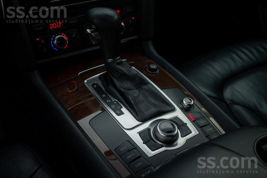 Pelēks Audi Q7 2010 Jelgava, ar dzinēja tilpumu 3.00 L un nobraukumu 280 tūkst. km par 8900 €, foto 19 vietnē AUTOMOTO.COM.LV