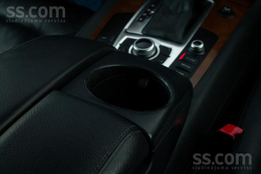 Pelēks Audi Q7 2010 Jelgava, ar dzinēja tilpumu 3.00 L un nobraukumu 280 tūkst. km par 8900 €, foto 21 vietnē AUTOMOTO.COM.LV