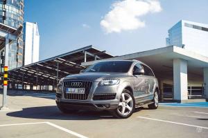 Grey Audi Q7 2010 in Vilnius, with an engine capacity of 4.13 L and mileage of 340 thousand km for 10900 €, photo  on AUTOMOTO.COM.LV