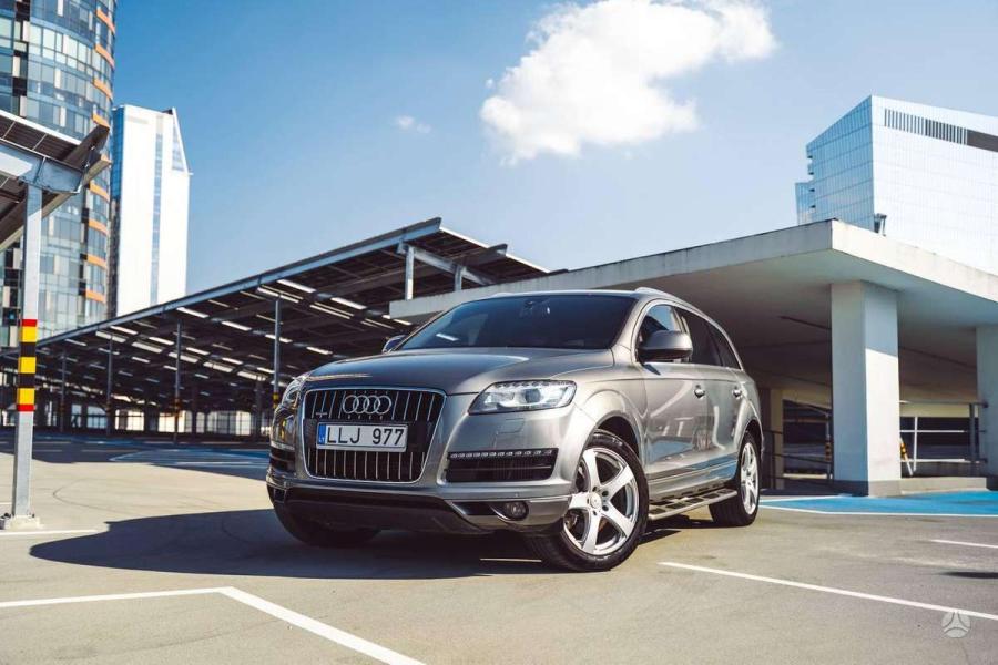 Grey Audi Q7 2010 in Vilnius, with an engine capacity of 4.13 L and mileage of 340 thousand km for 10900 €, photo 1 on AUTOMOTO.COM.LV