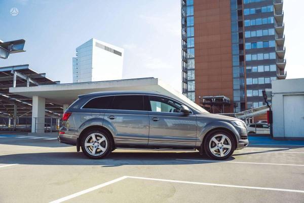Pelēks Audi Q7 2010 Viļņa, ar dzinēja tilpumu 4.13 L un nobraukumu 340 tūkst. km par 10900 €, foto 4 vietnē AUTOMOTO.COM.LV