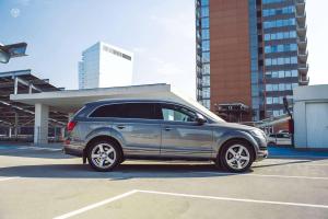 Grey Audi Q7 2010 in Vilnius, with an engine capacity of 4.13 L and mileage of 340 thousand km for 10900 €, photo 5 on AUTOMOTO.COM.LV