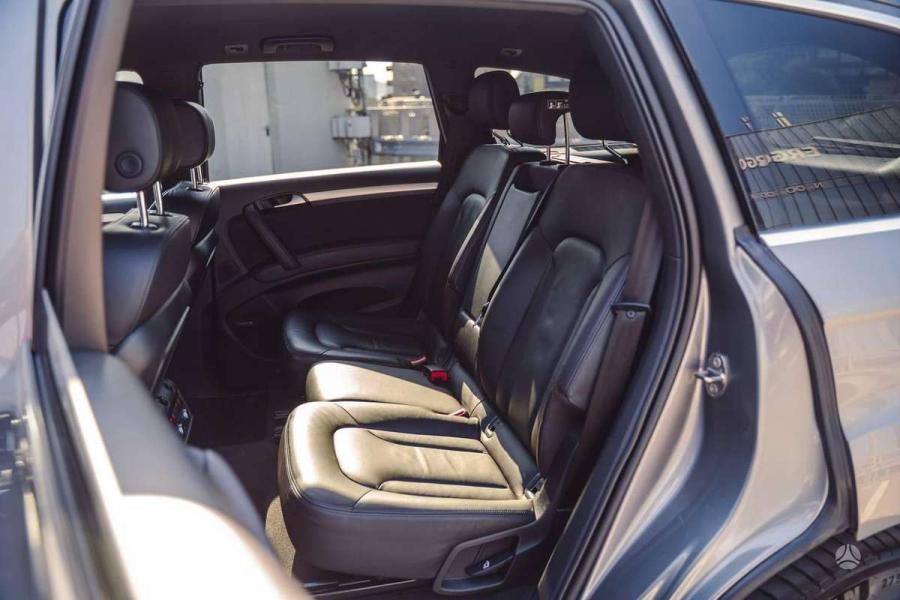 Grey Audi Q7 2010 in Vilnius, with an engine capacity of 4.13 L and mileage of 340 thousand km for 10900 €, photo 14 on AUTOMOTO.COM.LV