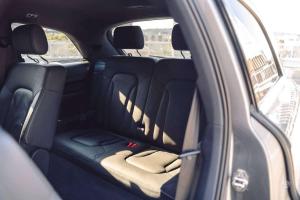 Grey Audi Q7 2010 in Vilnius, with an engine capacity of 4.13 L and mileage of 340 thousand km for 10900 €, photo 17 on AUTOMOTO.COM.LV