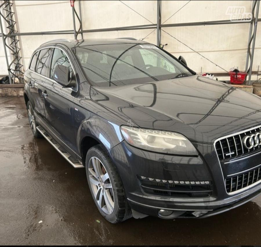 Grey Audi Q7 2010 in Marijampole, with an engine capacity of 3.00 L and mileage of 223 thousand km for 8500 €, photo 3 on AUTOMOTO.COM.LV
