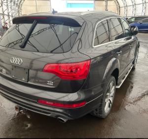 Grey Audi Q7 2010 in Marijampole, with an engine capacity of 3.00 L and mileage of 223 thousand km for 8500 €, photo 7 on AUTOMOTO.COM.LV