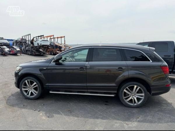 Grey Audi Q7 2010 in Marijampole, with an engine capacity of 3.00 L and mileage of 223 thousand km for 8500 €, photo 10 on AUTOMOTO.COM.LV