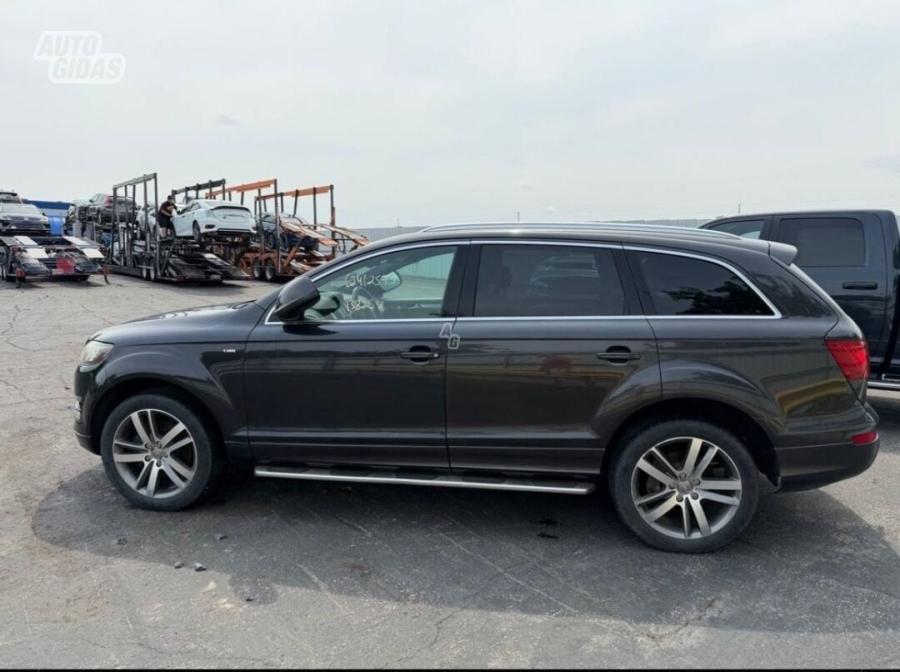 Grey Audi Q7 2010 in Marijampole, with an engine capacity of 3.00 L and mileage of 223 thousand km for 8500 €, photo 10 on AUTOMOTO.COM.LV