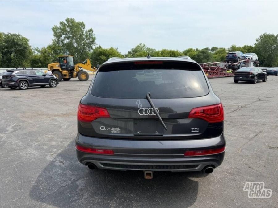 Grey Audi Q7 2010 in Marijampole, with an engine capacity of 3.00 L and mileage of 223 thousand km for 8500 €, photo 11 on AUTOMOTO.COM.LV