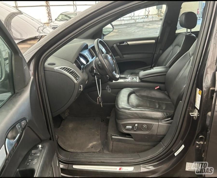 Grey Audi Q7 2010 in Marijampole, with an engine capacity of 3.00 L and mileage of 223 thousand km for 8500 €, photo 18 on AUTOMOTO.COM.LV