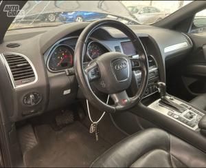 Grey Audi Q7 2010 in Marijampole, with an engine capacity of 3.00 L and mileage of 223 thousand km for 8500 €, photo 24 on AUTOMOTO.COM.LV