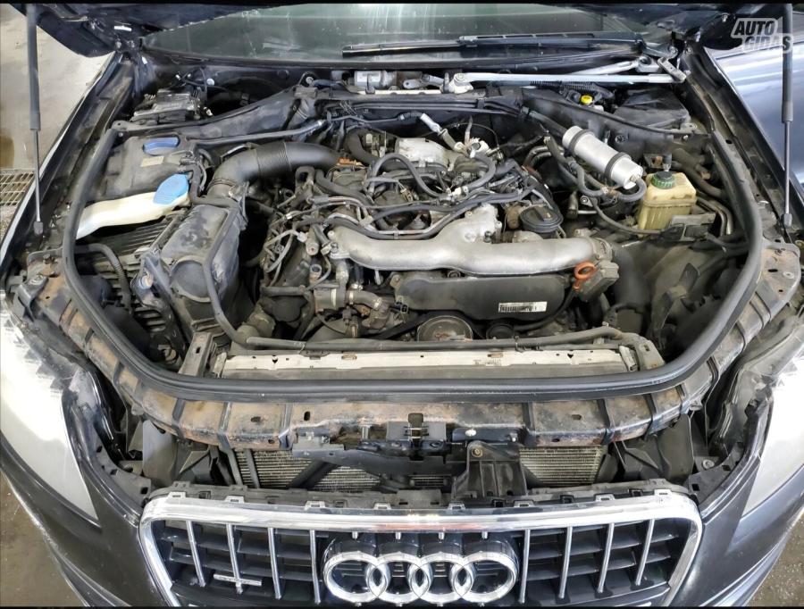 Grey Audi Q7 2010 in Marijampole, with an engine capacity of 3.00 L and mileage of 223 thousand km for 8500 €, photo 26 on AUTOMOTO.COM.LV