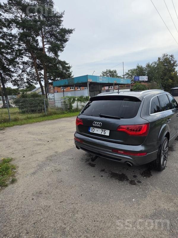 Grey Audi Q7 2010 in Riga, with an engine capacity of 3.00 L and mileage of 336 thousand km for 9750 €, photo 6 on AUTOMOTO.COM.LV