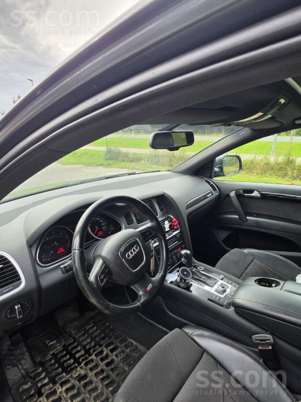 Grey Audi Q7 2010 in Riga, with an engine capacity of 3.00 L and mileage of 336 thousand km for 9750 €, photo 8 on AUTOMOTO.COM.LV