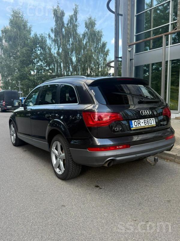 Pelēks Audi Q7 2010 Rīga, ar dzinēja tilpumu 3.00 L un nobraukumu 0 tūkst. km par 9900 €, foto 5 vietnē AUTOMOTO.COM.LV