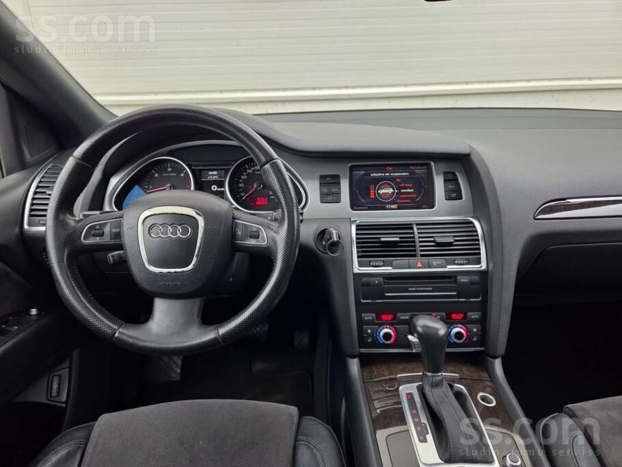 Pelēks Audi Q7 2010 Rīga, ar dzinēja tilpumu 3.00 L un nobraukumu 185 tūkst. km par 10500 €, foto 36 vietnē AUTOMOTO.COM.LV