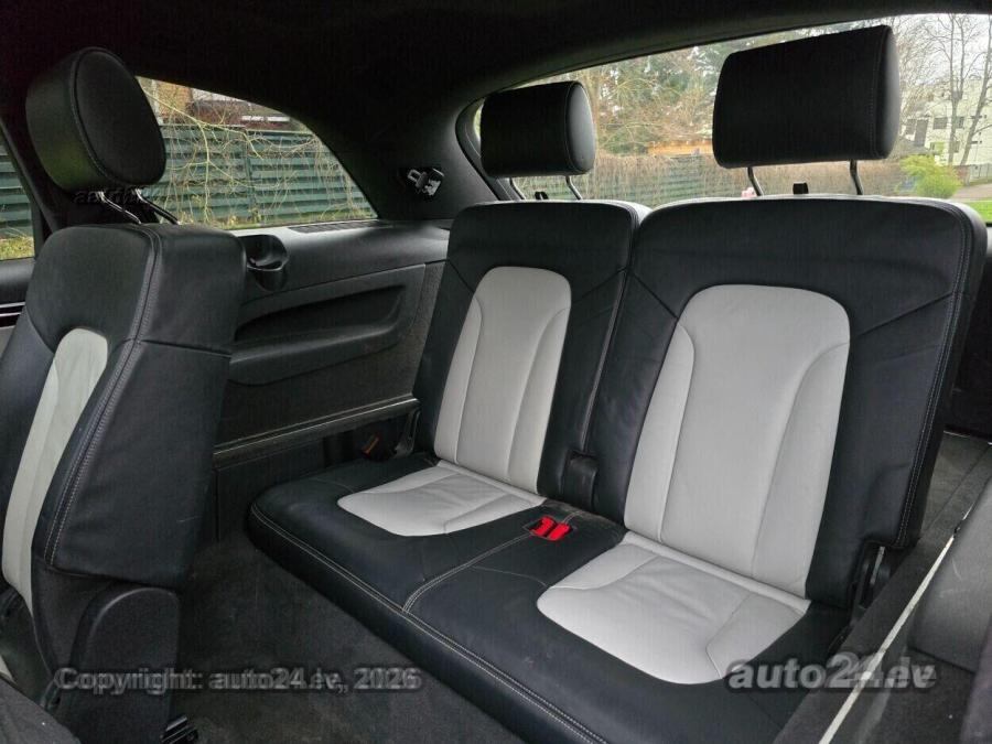 Pelēks Audi Q7 2011 Tallina, ar dzinēja tilpumu 3.00 L un nobraukumu 449 tūkst. km par 7990 €, foto 13 vietnē AUTOMOTO.COM.LV
