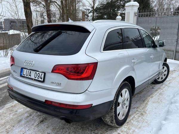 Grey Audi Q7 2011 in Vilnius, with an engine capacity of 2.97 L and mileage of 281 thousand km for 7850 €, photo 6 on AUTOMOTO.COM.LV