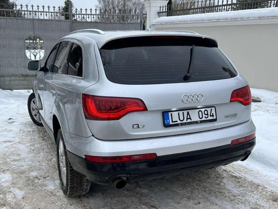 Grey Audi Q7 2011 in Vilnius, with an engine capacity of 2.97 L and mileage of 281 thousand km for 7850 €, photo 10 on AUTOMOTO.COM.LV