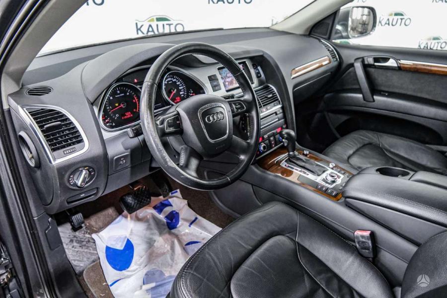 Pelēks Audi Q7 2011 Kauņa, ar dzinēja tilpumu 3.00 L un nobraukumu 248 tūkst. km par 10490 €, foto 5 vietnē AUTOMOTO.COM.LV