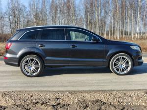 Grey Audi Q7 2011 in Parnu, with an engine capacity of 3.00 L and mileage of 295 thousand km for 9600 €, photo 6 on AUTOMOTO.COM.LV