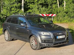 Grey Audi Q7 2011 in Riga, with an engine capacity of 3.00 L and mileage of 276 thousand km for 11990 €, photo 5 on AUTOMOTO.COM.LV