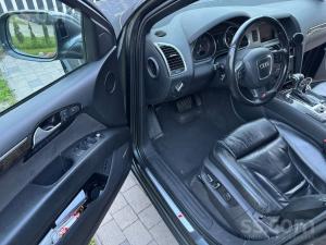 Grey Audi Q7 2011 in Riga, with an engine capacity of 3.00 L and mileage of 276 thousand km for 11990 €, photo 6 on AUTOMOTO.COM.LV