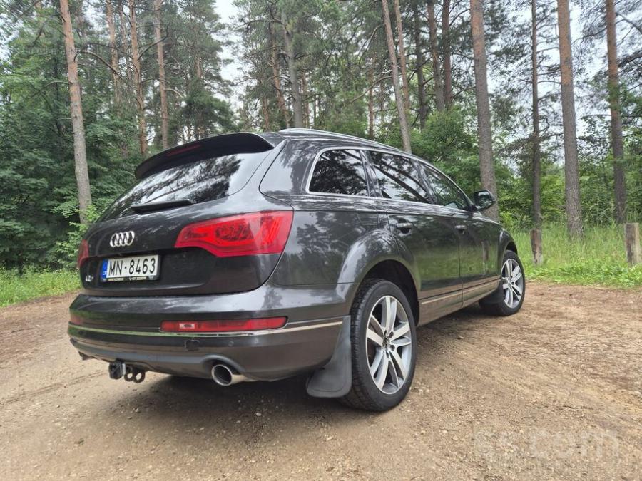 Pelēks Audi Q7 2011 Valmiera, ar dzinēja tilpumu 3.00 L un nobraukumu 183 tūkst. km par 9500 €, foto 4 vietnē AUTOMOTO.COM.LV