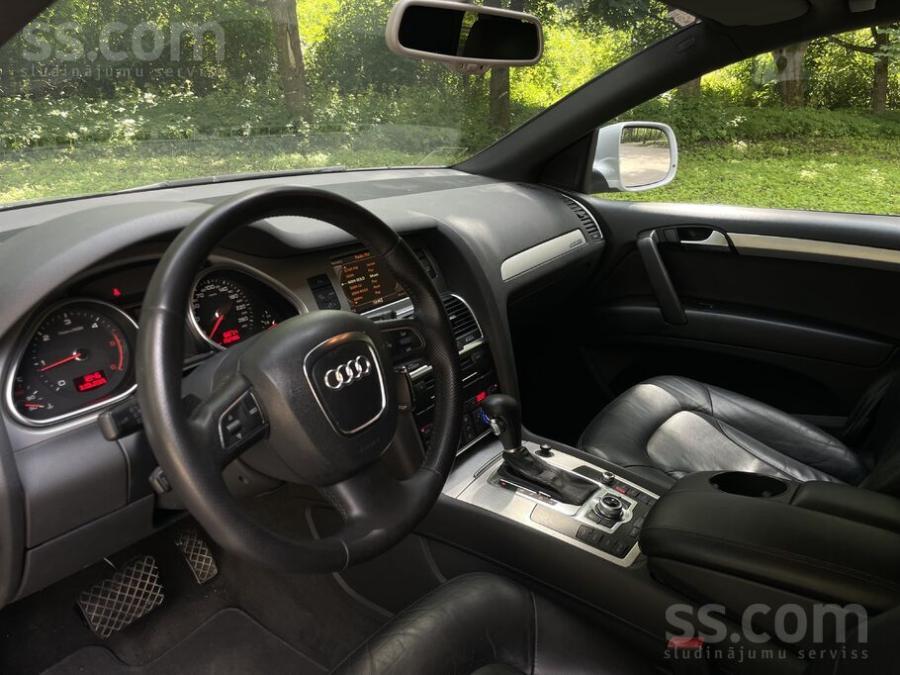 Grey Audi Q7 2011 in Riga, with an engine capacity of 3.00 L and mileage of 263 thousand km for 9400 €, photo 8 on AUTOMOTO.COM.LV