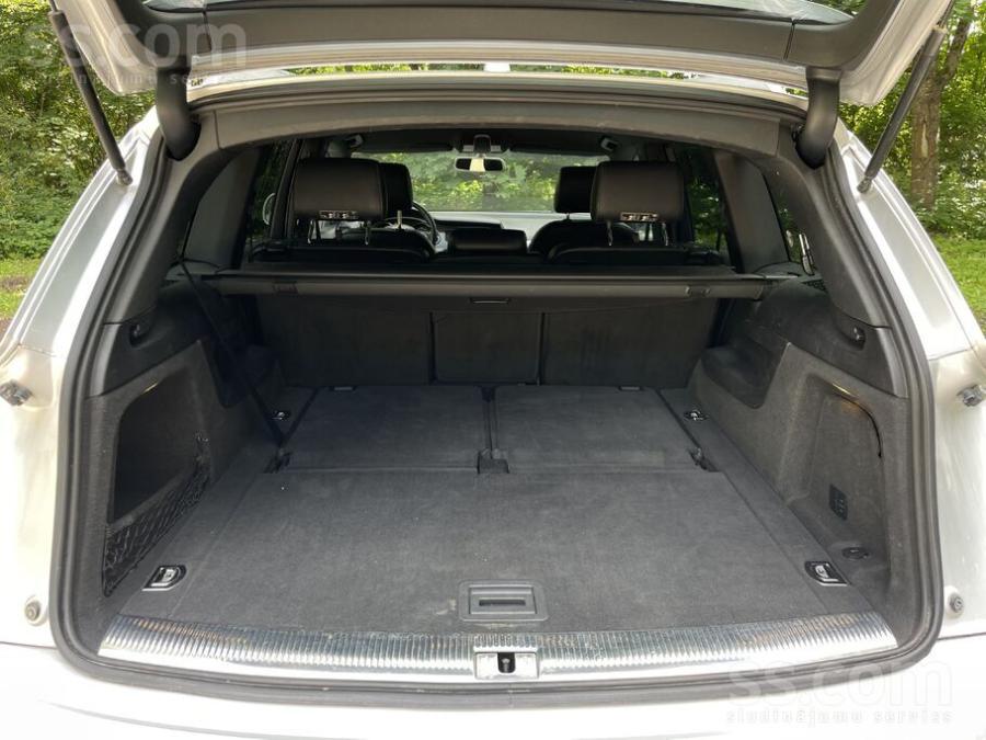 Grey Audi Q7 2011 in Riga, with an engine capacity of 3.00 L and mileage of 263 thousand km for 9400 €, photo 12 on AUTOMOTO.COM.LV