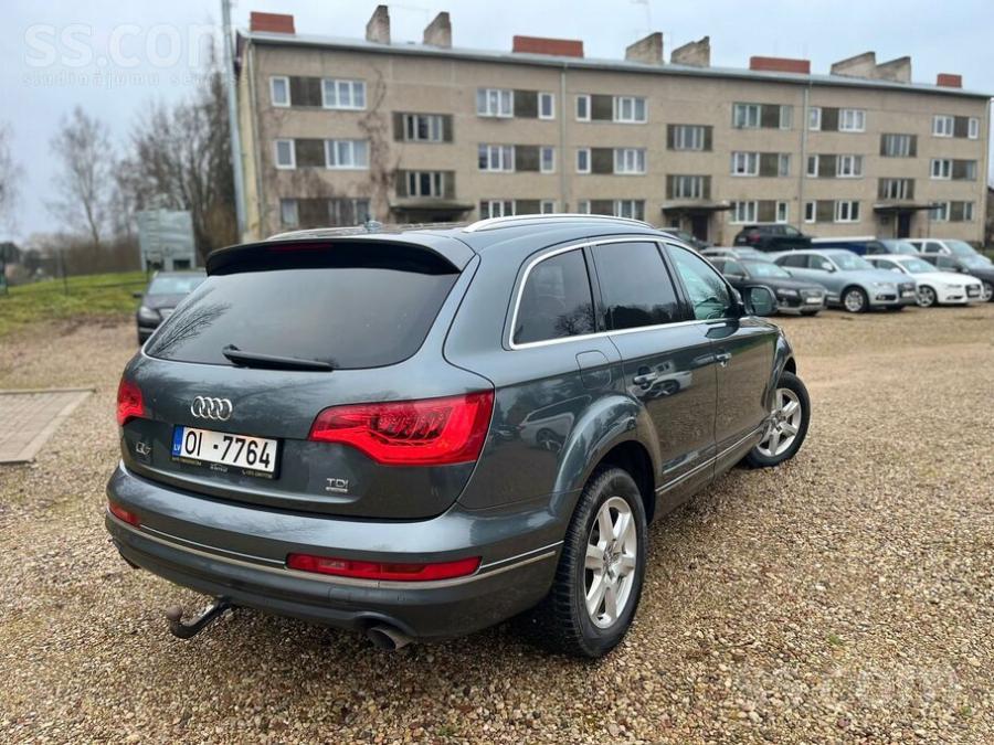 Grey Audi Q7 2012 in Kuldiga, with an engine capacity of 3.00 L and mileage of 295 thousand km for 12290 €, photo 4 on AUTOMOTO.COM.LV