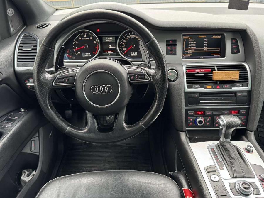Grey Audi Q7 2012 in Klaipeda, with an engine capacity of 3.00 L and mileage of 305 thousand km for 13999 €, photo 4 on AUTOMOTO.COM.LV