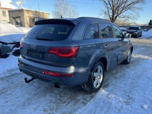 Grey Audi Q7 2012 in Kaunas, with an engine capacity of 2.97 L and mileage of 330 thousand km for 5400 €, photo 3 on AUTOMOTO.COM.LV