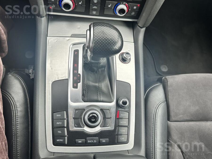 Grey Audi Q7 2012 in Riga, with an engine capacity of 3.00 L and mileage of 280 thousand km for 12890 €, photo 35 on AUTOMOTO.COM.LV