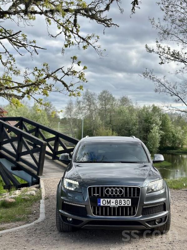 Grey Audi Q7 2012 in Tukums, with an engine capacity of 3.00 L and mileage of 310 thousand km for 13750 €, photo 1 on AUTOMOTO.COM.LV