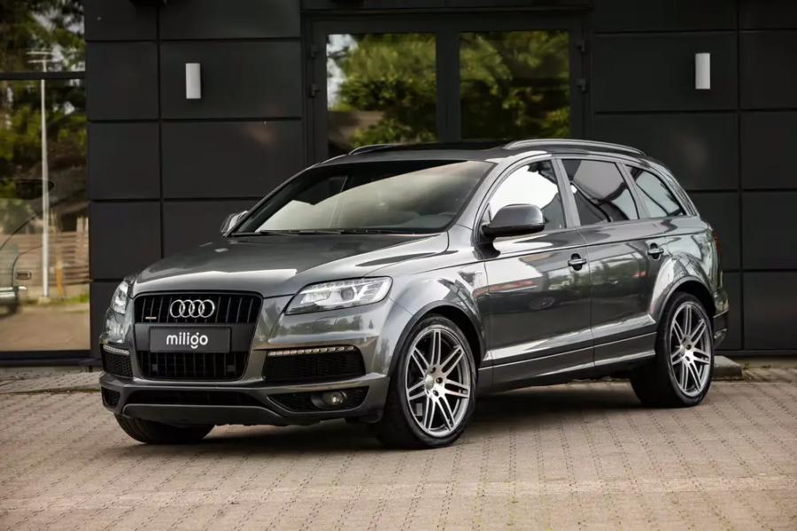 Grey Audi Q7 2012 in Jelgava, with an engine capacity of 3.00 L and mileage of 259 thousand km for 15550 €, photo 3 on AUTOMOTO.COM.LV