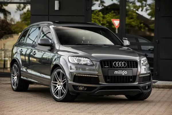 Grey Audi Q7 2012 in Jelgava, with an engine capacity of 3.00 L and mileage of 259 thousand km for 15550 €, photo 3 on AUTOMOTO.COM.LV