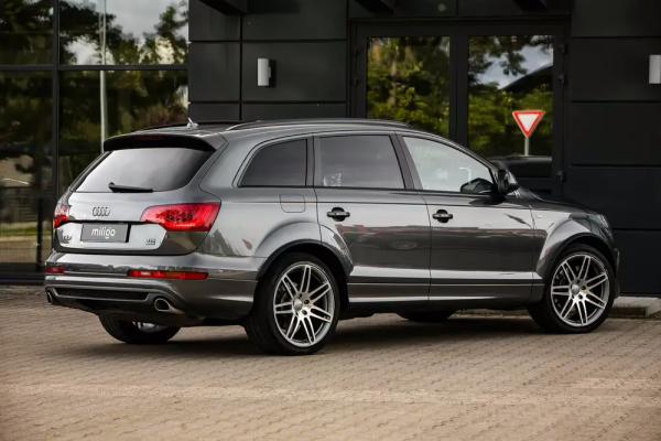 Grey Audi Q7 2012 in Jelgava, with an engine capacity of 3.00 L and mileage of 259 thousand km for 15550 €, photo 7 on AUTOMOTO.COM.LV
