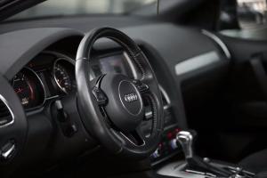 Grey Audi Q7 2012 in Jelgava, with an engine capacity of 3.00 L and mileage of 259 thousand km for 15550 €, photo 13 on AUTOMOTO.COM.LV