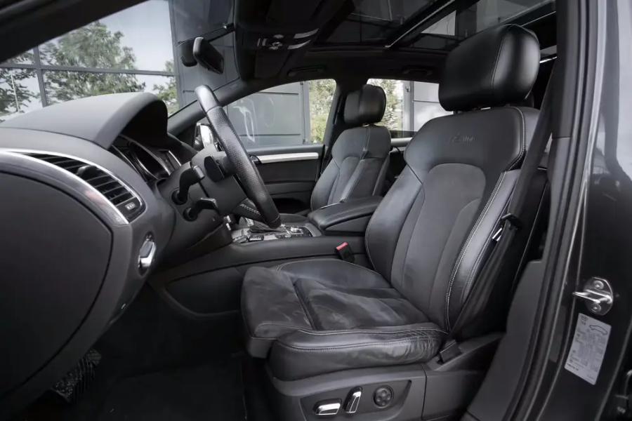Grey Audi Q7 2012 in Jelgava, with an engine capacity of 3.00 L and mileage of 259 thousand km for 15550 €, photo 14 on AUTOMOTO.COM.LV