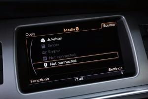 Grey Audi Q7 2012 in Jelgava, with an engine capacity of 3.00 L and mileage of 259 thousand km for 15550 €, photo 32 on AUTOMOTO.COM.LV