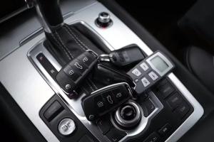 Grey Audi Q7 2012 in Jelgava, with an engine capacity of 3.00 L and mileage of 259 thousand km for 15550 €, photo 39 on AUTOMOTO.COM.LV