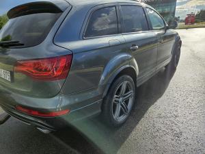 Grey Audi Q7 2012 in Panevezys, with an engine capacity of 3.00 L and mileage of 317 thousand km for 9500 €, photo 7 on AUTOMOTO.COM.LV