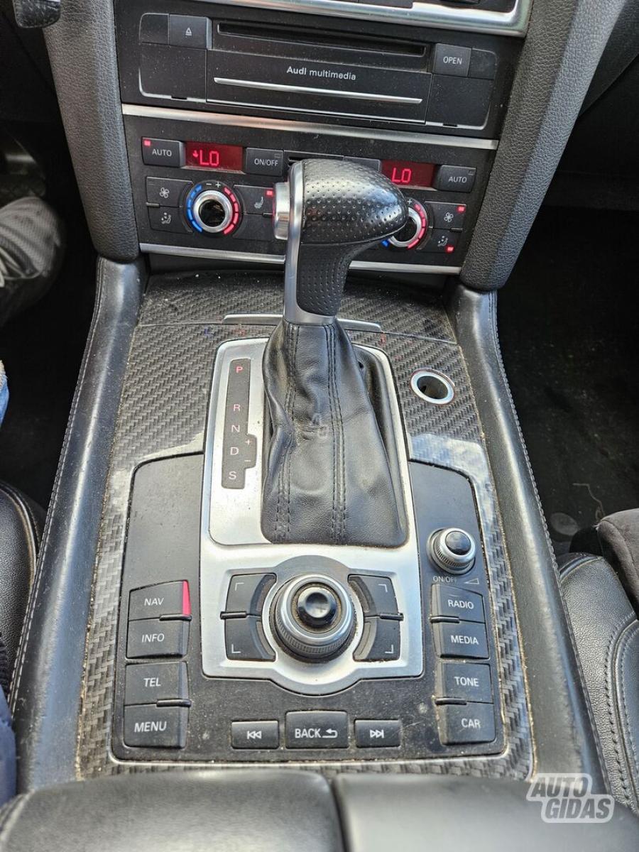 Grey Audi Q7 2012 in Panevezys, with an engine capacity of 3.00 L and mileage of 317 thousand km for 9500 €, photo 17 on AUTOMOTO.COM.LV