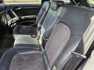 Grey Audi Q7 2012 in Panevezys, with an engine capacity of 3.00 L and mileage of 317 thousand km for 9500 €, photo 22 on AUTOMOTO.COM.LV