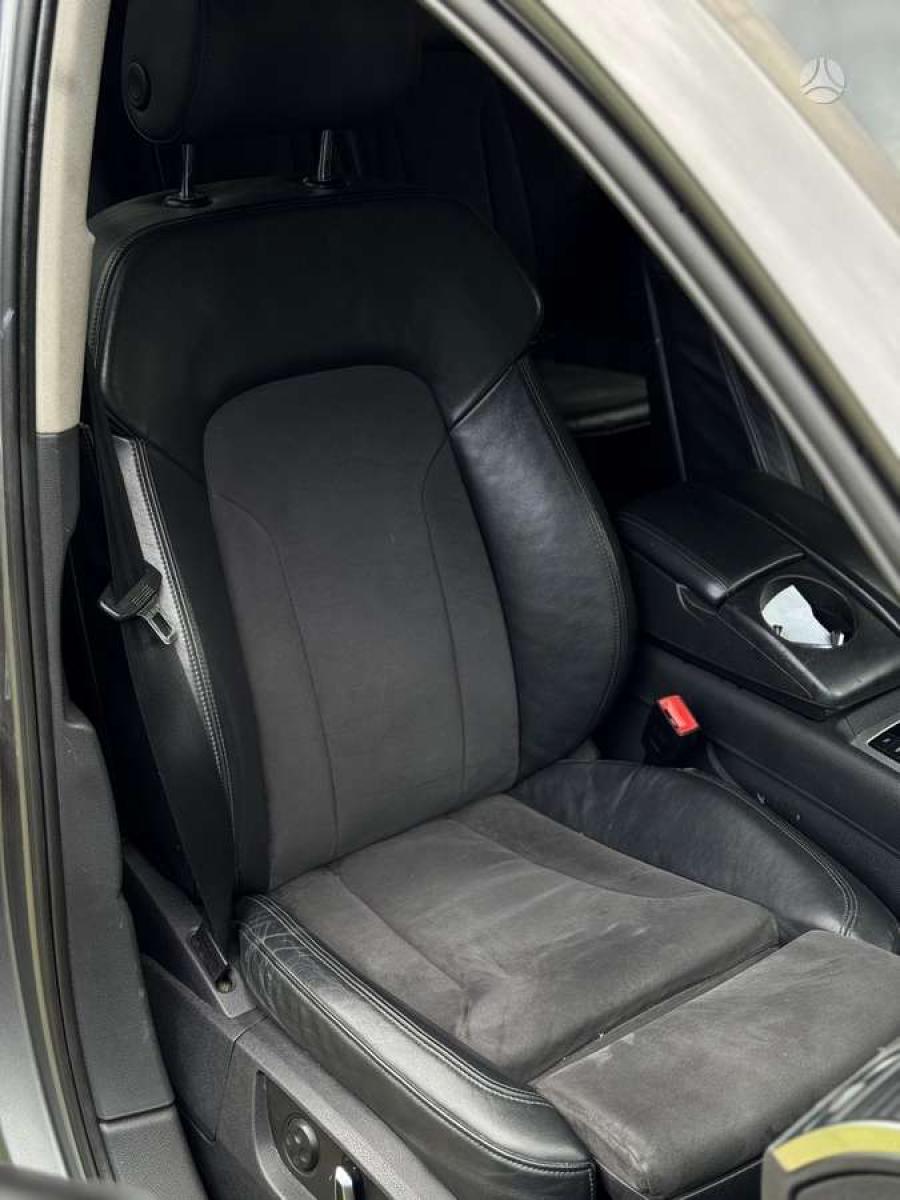 Pelēks Audi Q7 2012 Viļņa, ar dzinēja tilpumu 2.97 L un nobraukumu 300 tūkst. km par 9500 €, foto 10 vietnē AUTOMOTO.COM.LV