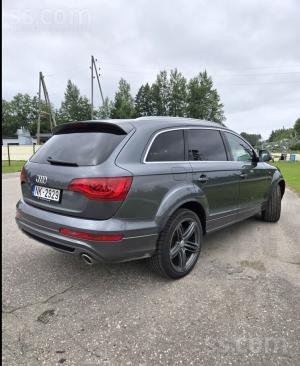 Grey Audi Q7 2012 in Riga, with an engine capacity of 3.00 L and mileage of 300 thousand km for 13500 €, photo 4 on AUTOMOTO.COM.LV