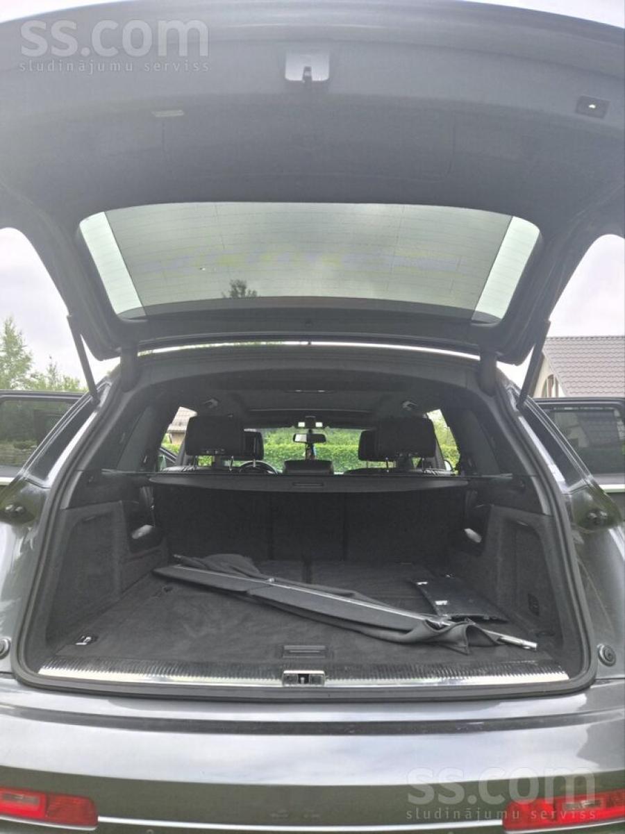 Grey Audi Q7 2012 in Riga, with an engine capacity of 3.00 L and mileage of 300 thousand km for 13500 €, photo 17 on AUTOMOTO.COM.LV